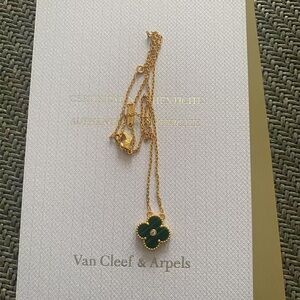 Van Cleef & Arpels | Jewelry | Van Cleef Arpels Gold And Green Clover ...